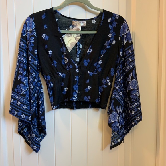 Bog Collective | Tops | Bog Collective Kimono Sleeve Crop Top Xs | Poshmark